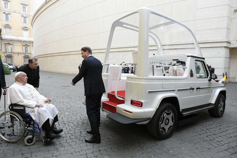 Nieuwe pausmobiel is 100% elektrisch, maar lijkt toch een belangrijke ...