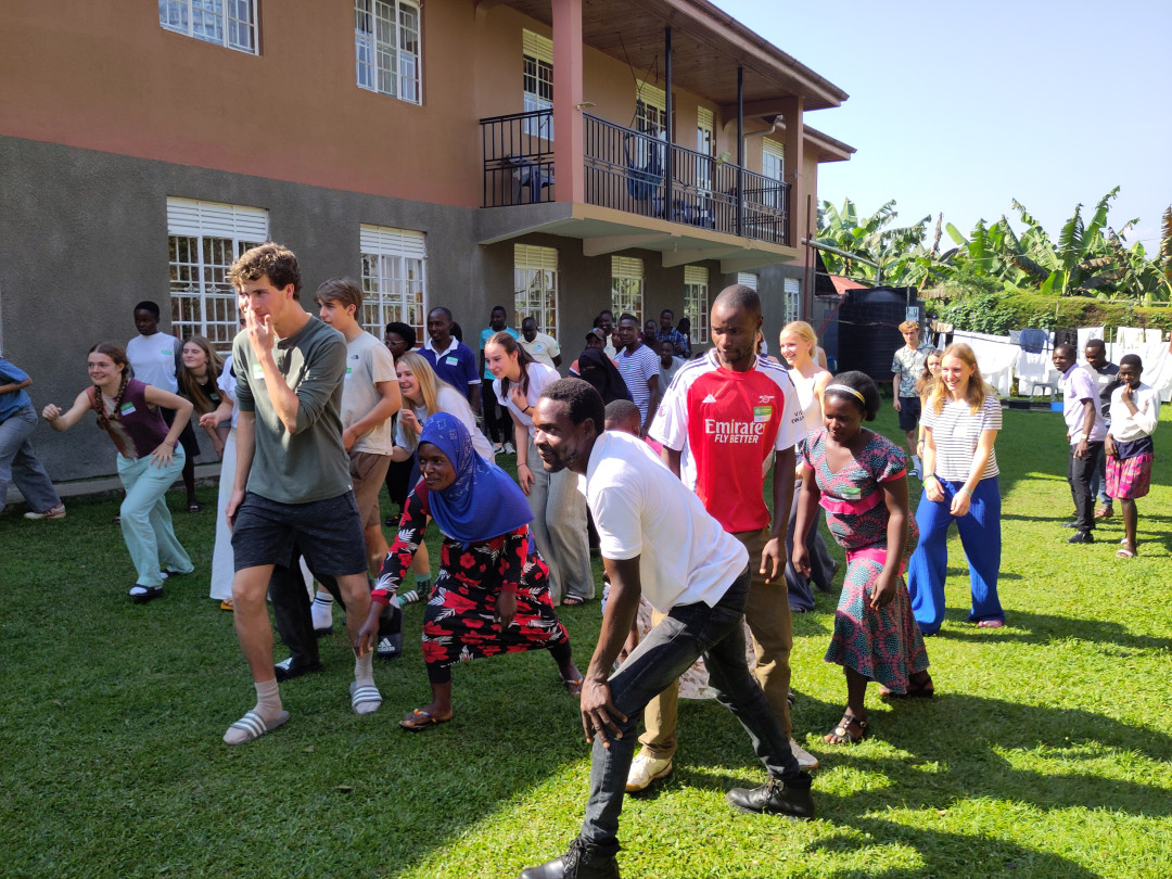Leerlingen van drie Gentse scholen op inleefreis naar Oeganda | Otheo
